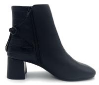 China Autumn Winter Womens High Boots With High Heel Solid Pattern for sale