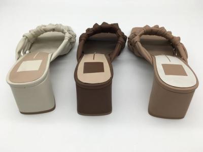 Cina Sandali a tacco alto per donne con suola di gomma adornata con strass in vendita
