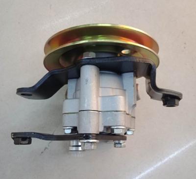 Cina pompa della direzione del camion TD25 di 135mm, 49110-2S600 Nissan Pickup Power Steering Pump in vendita