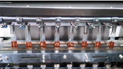 China Máquina automática de embalagem de molho de tomate de alta velocidade à venda