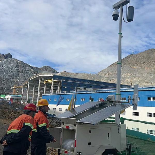 Quality Portable Solar Light Tower Surveillance Tower Lighting Mining Operations Mobile for sale