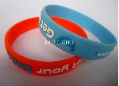 China silicone bracelet with logo embossed promotion gift for sale