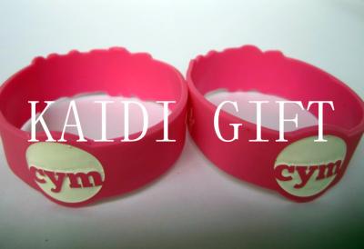 China cute edgesilicone bracelet with logo debossed promotion gift for sale