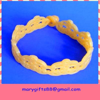 China beautiful hollow silicone wristband for sale