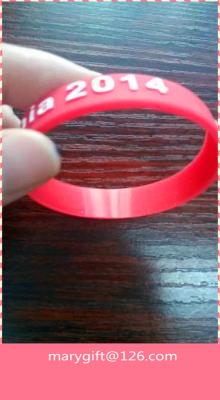 China Cheap price high quality fashion silicone bracelet silicone wristband for sale