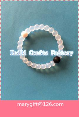 China pearl design wristband with silicone rubber material for sale