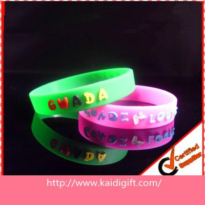 China Promotional Unique Wristband Silicon Sports Bracelet With Emboss Logo for sale