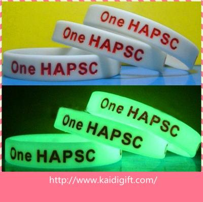 China Customized Sports Silicone Bracelets , Colorful Screen Printing LOGO Wristbands In Night for sale