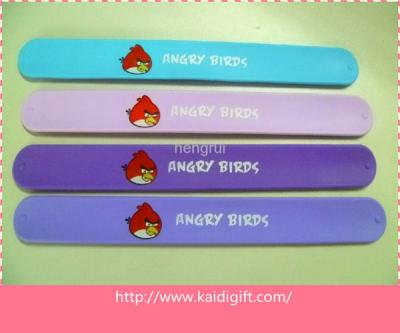 China Portable Reuseable Saft Cube Rubber Slap Bracelet With Metal Band for sale