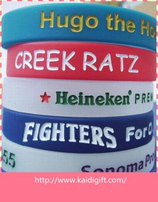 China fashion business gifts debossed silicone bracelet for sale