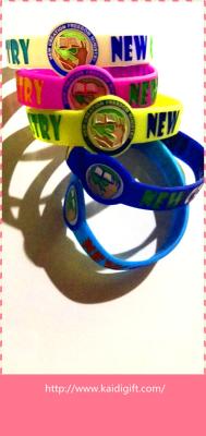 China Promotional Customized Silicone Wristbands with filling many colors for Nigerian for sale