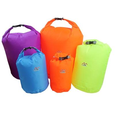 China Saco de Duffel à prova d'água de 20L Logotipo personalizado para atividades ao ar livre à venda