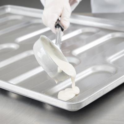 Cina Rk Bakeware China-41055 Teglia per panini Hoagie con estremità arrotondata in acciaio alluminato smaltato - 12 stampi in vendita