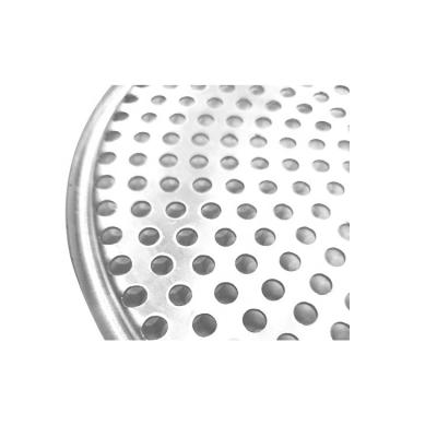 Cina 18 Inch Perforated Round Aluminum Pizza Pan Punched Pizza Tray Baking Tray For Restaurant in vendita