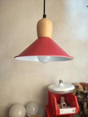 Cina Processo di fabbricazione di filatura di metallo del foglio di stile di modo per la copertura differente della lampada di colore in vendita