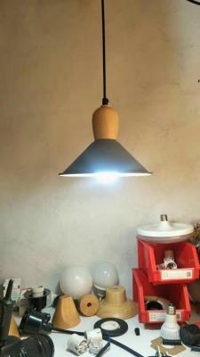 Cina Processo di fabbricazione di filatura di metallo del foglio di stile di modo per la copertura differente della lampada di colore in vendita