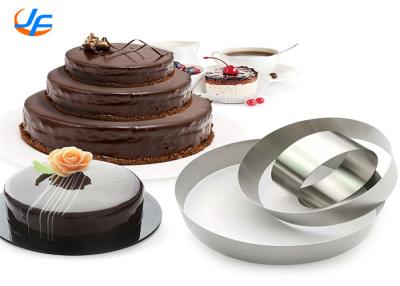 Cina Muffa di cottura della torta di compleanno, mousse rotonda del modanatura degli anelli di dimensioni dell'acciaio inossidabile 3 in vendita