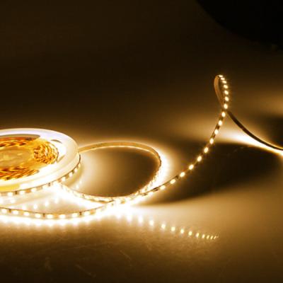 Cina 2835-8-120 Flessibile LED Strip Light Shear Ogni 6 led Con 2 anni in vendita