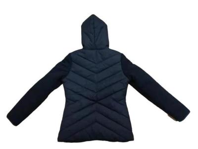 中国 防水女性フードが付いている長いパッファーのジャケット 販売のため