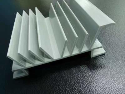 China Hochfeste Korrosionsbeständige FRP-Glasfaser, speziell geformtes Profil für den Zug zu verkaufen