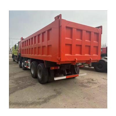 中国 シノトラック 6X4 ダンプ トラック 10 前向きシフト番号と300-400Lの燃料タンク容量 販売のため