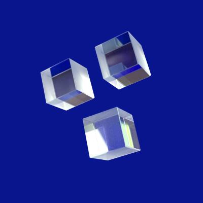 Cina Sapphire Quartz 25x25x25mm Mini Optical Lens Design in vendita