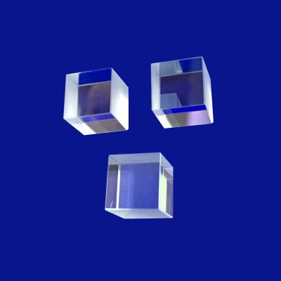 Cina Sapphire Quartz 25x25x25mm Mini Optical Lens Design in vendita