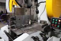 China Automatic Thread Rolling Cutting Machine 50HZ 60HZ Precision 0.05mm 60pcs/min for sale