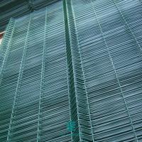 China Triangular Bending Powder Coated Galvanized Welded Wire Mesh Fence for sale