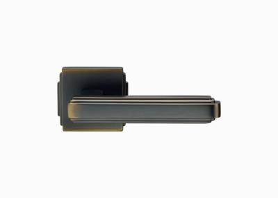 Cina Maniglie di porta francese moderne 72mm d'ottone resistenti all'uso delle maniglie di porta 137mm in vendita