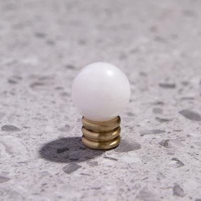 Cina La tirata d'ottone del Governo di Amertop tratta l'oro intorno all'ottone solido delle manopole di porta in vendita