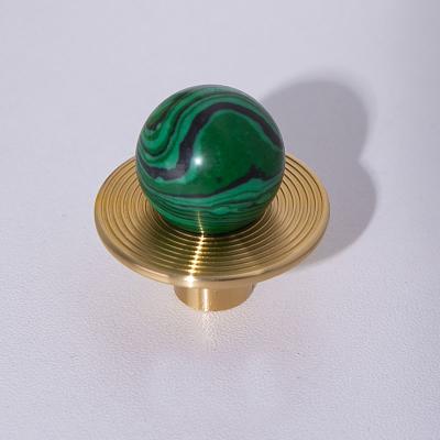 Cina La tirata d'ottone del Governo della mobilia 32*32mm tratta l'armadietto del guardaroba della manopola del cassetto in vendita