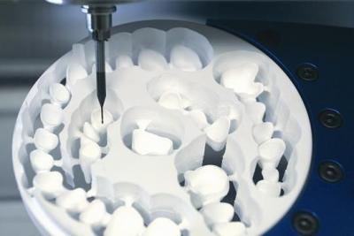 Cina Corona dentaria di grande di biocompatibilità biossido di zirconio pieno di contorno in vendita