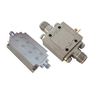 Cina Amplificatore a banda larga a basso rumore da 1 a 18 GHz P1dB 10 dBm Amplificatore di potenza RF in vendita