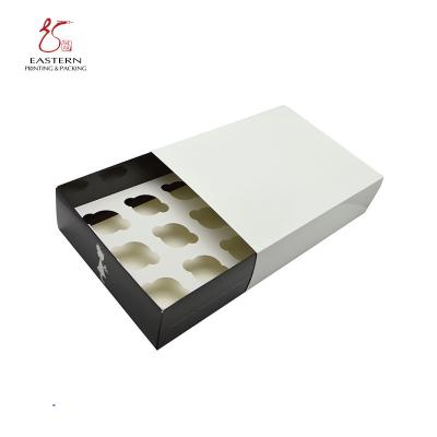 China White & Black Cardboard Cup Cake Packaging Box 12 Pieces for Perfect and Professional Packaging for sale