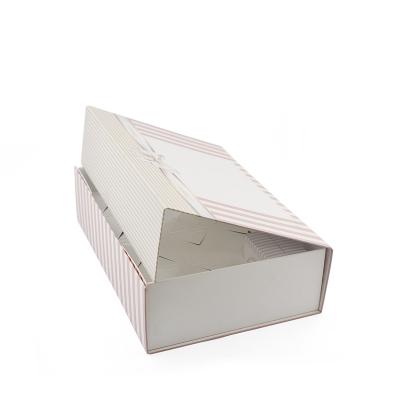 China Custom Printed White Cardboard Jewelry Boxes With Paper Insert for sale