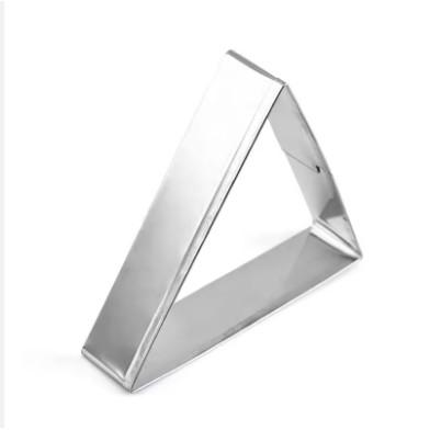 Cina Tagliatori di biscotti metallici geometrici Set Tagliatore di biscotti triangolari in vendita