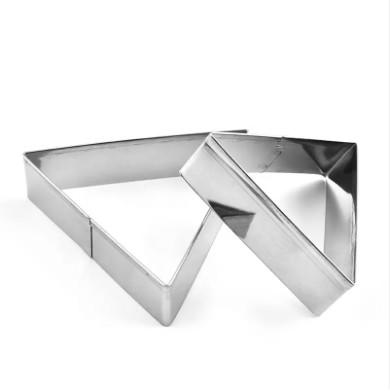 Cina Tagliatori di biscotti metallici geometrici Set Tagliatore di biscotti triangolari in vendita