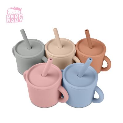 Cina Tazze del bambino di Sippy del silicone dell'OEM con la tazza Drinkware del bambino di Straw Leakproof e del coperchio in vendita