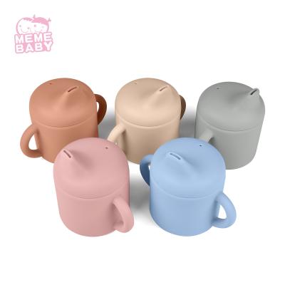 Cina Addestramento Sippy Straw Cup Food Grade Silicone dei bambini facile afferrare in vendita