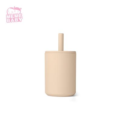 Cina Silicone Sippy Cup BPA Free Non Toxic Baby Straw Cup Multiple Colors in vendita