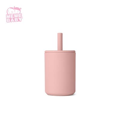 Cina 6 Months Learning Silicone Baby Cup Dishwasher Safe Self Drinking in vendita