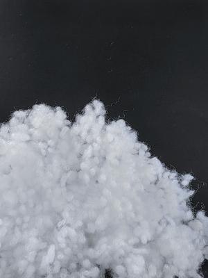 China H330 Zwakke polyestervezels perlen katoen materialen pluizige dacron polyestervezels Te koop