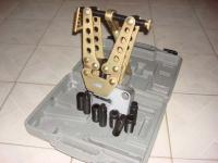 China Simple Structure Basic Construction Tools / Hand Held Hole Punch for Punching for sale
