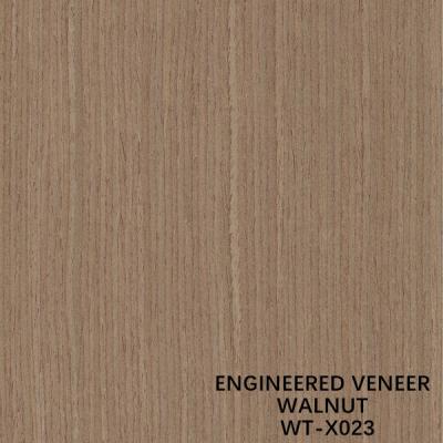 Chine Le bois reconstitué de noix noire plaquent le grain X023 droit pour le visage de Cabinet à vendre