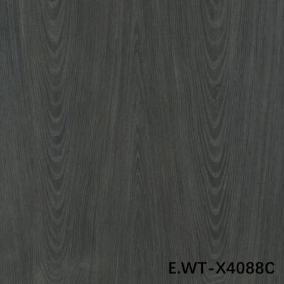China Veneer de madera de alta gama de ingeniería de nuez europea E.WT-X4088C Crown Cut Negro con 0,15-0,55 mm para la fábrica de puertas en venta