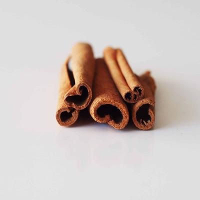 Cina True Spice Premium, bastoncini di cannella piccante nera essiccata in vendita