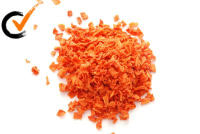 China Eco Friendly Dehydrated Carrot Flakes Fresh Material Natural Food Dehydrator Chips for sale