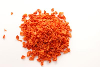 Cina I chip arancio della verdura secca di colore 5x5mm/hanno disidratato i fiocchi di verdure in vendita