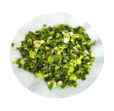 Cina Verdure disidratate sfusi in aria rotolo di cipolla secca 3*3mm 5*5mm con colore e sapore naturali in vendita
